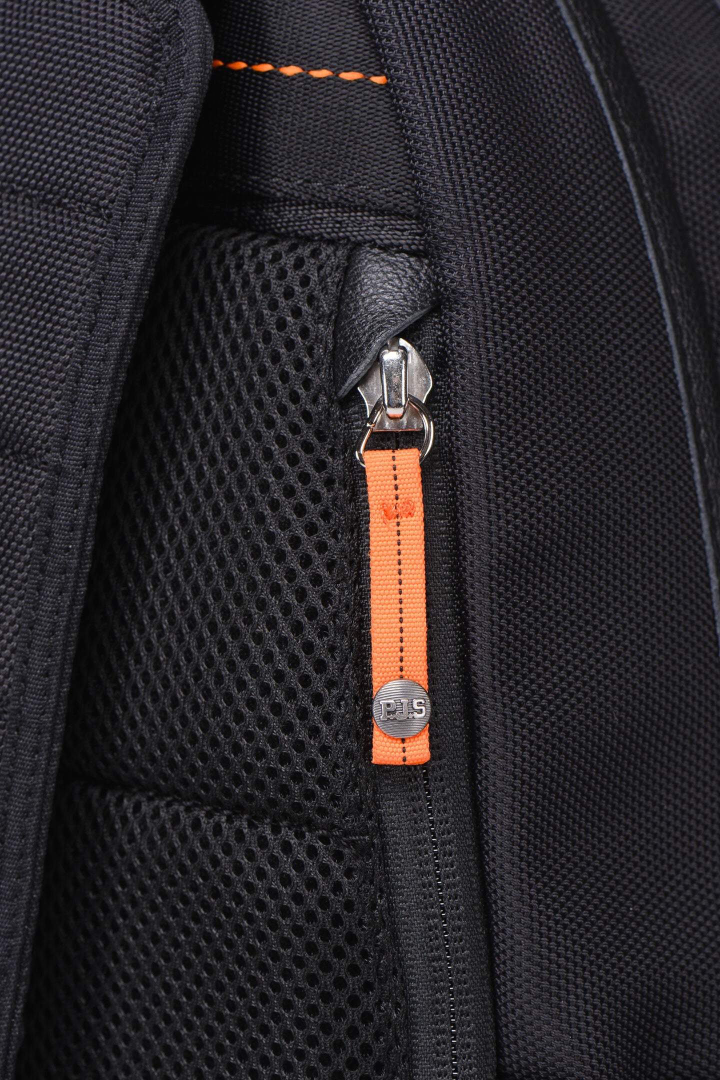 Parajumpers Hubbard Bag Backpack – Saratoga Saddlery & International ...